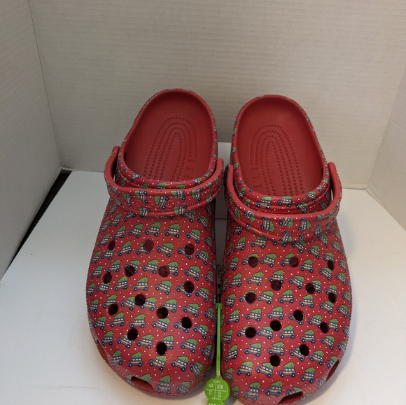 CROCS | Shoes | New Crocs Collaboration With Vineyard Vines Sz 5 | Poshmark